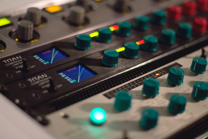 Mastering studio | Gallery · Gear list · Videos